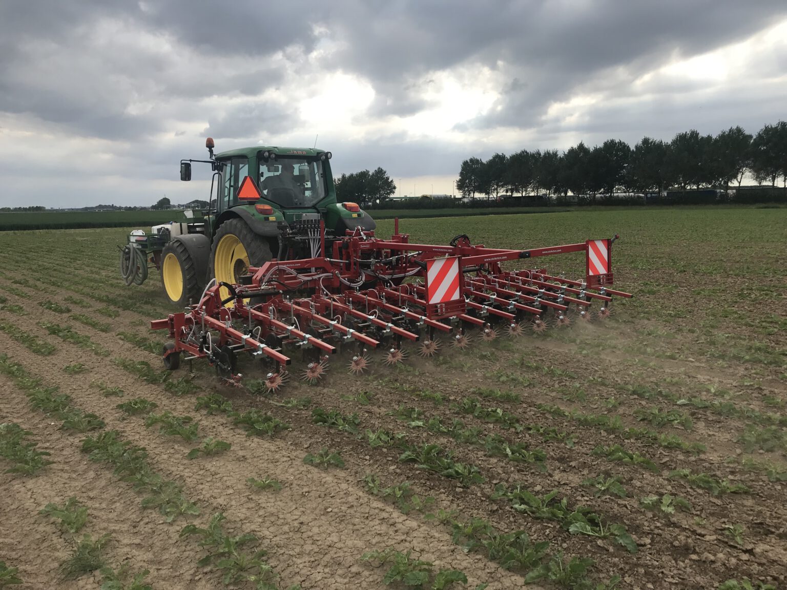 Schoffelen – OOMEN | aannemer & machineverhuur